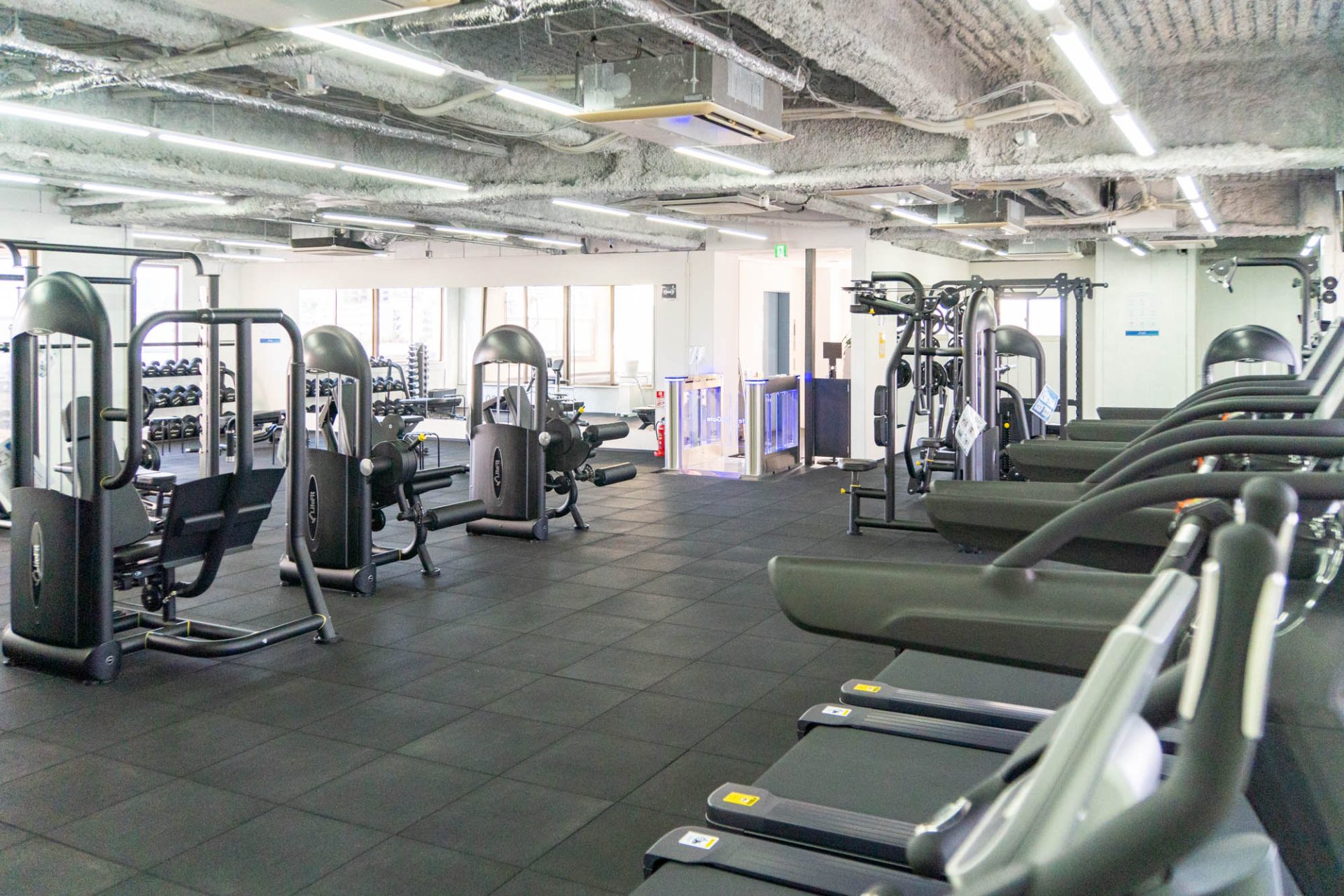 枚方T-SITEそばにつくってたジム「LifeFit」がオープンしてる。24時間営業 - 枚方つーしん